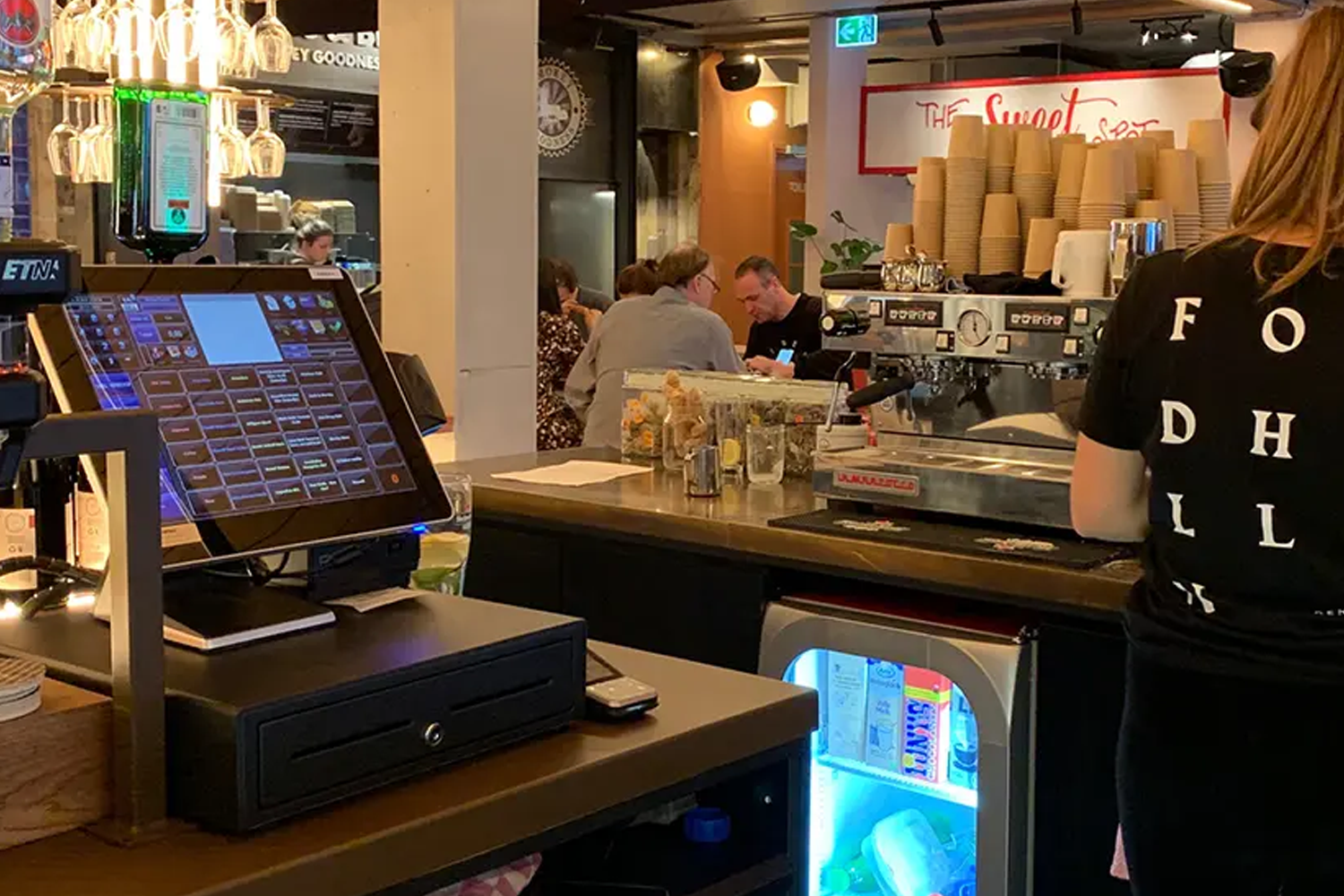 Foodhallen Den Haag brengt nieuw leven in Haagsche Bluf - unTill horeca ...